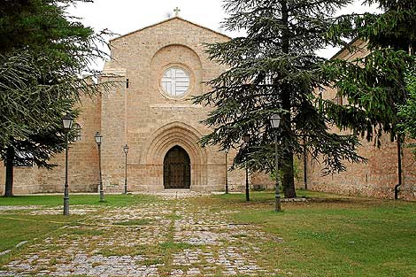 Ceremonia religiosa en el Monasterio de Santa María de Valbuena ...